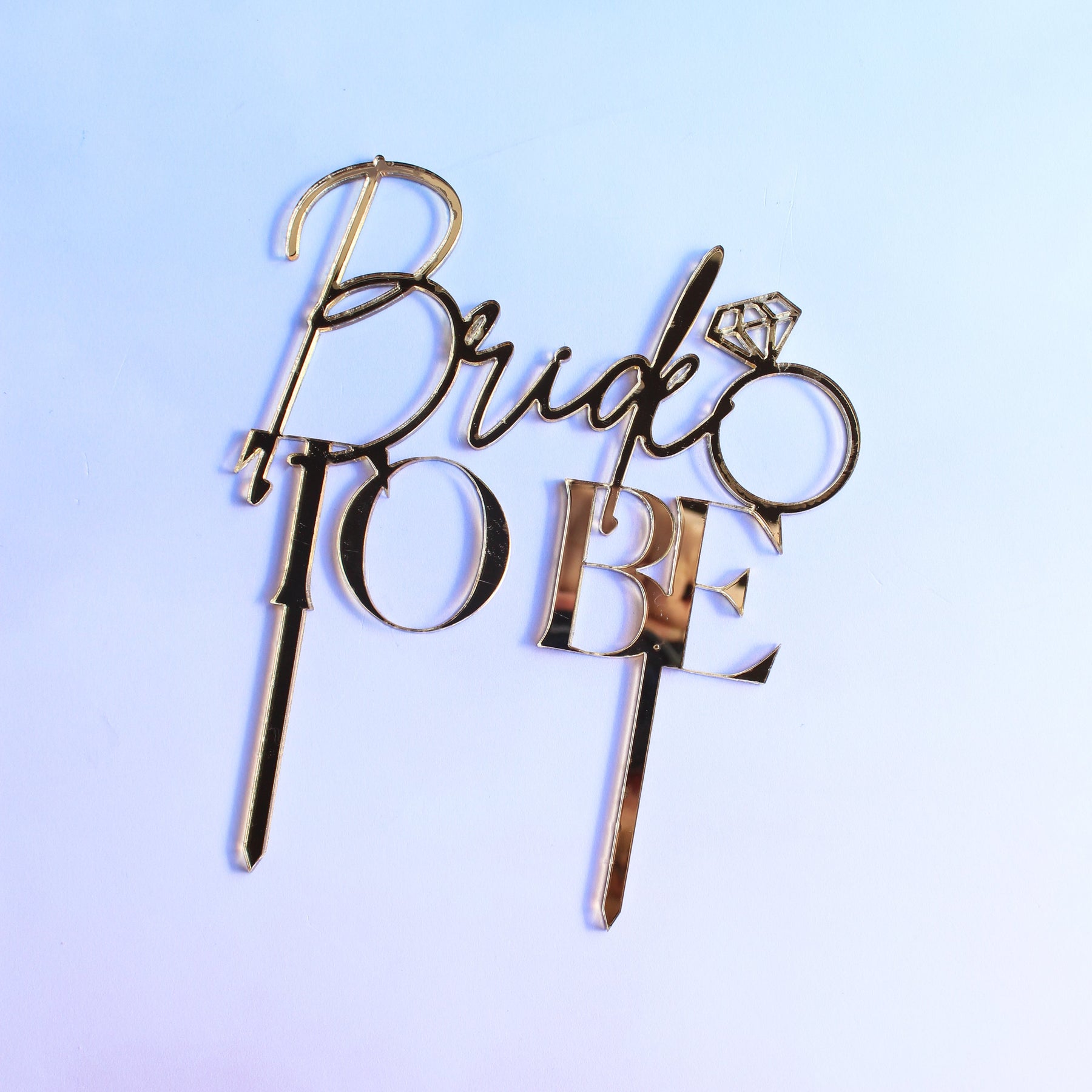 Cake Topper: BRIDE TO BE – NOM NOM